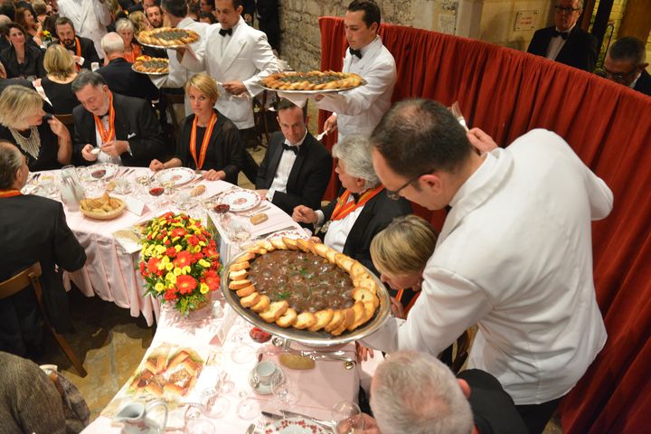 La Confrérie des Chevaliers du Tastevin a fait son chapitre de la ...